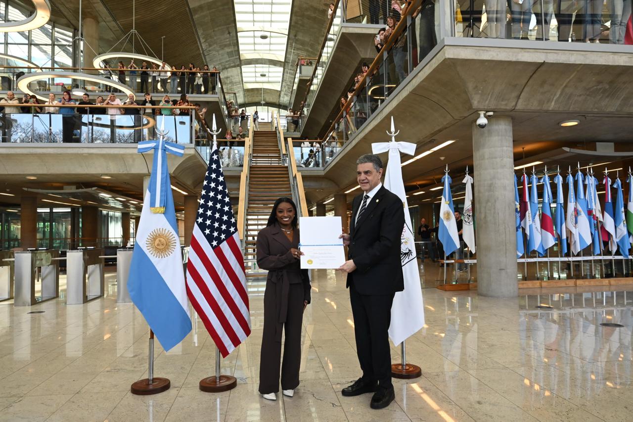 Jorge Macri le dio la bienvenida a Simone Biles, la mejor gimnasta del ...